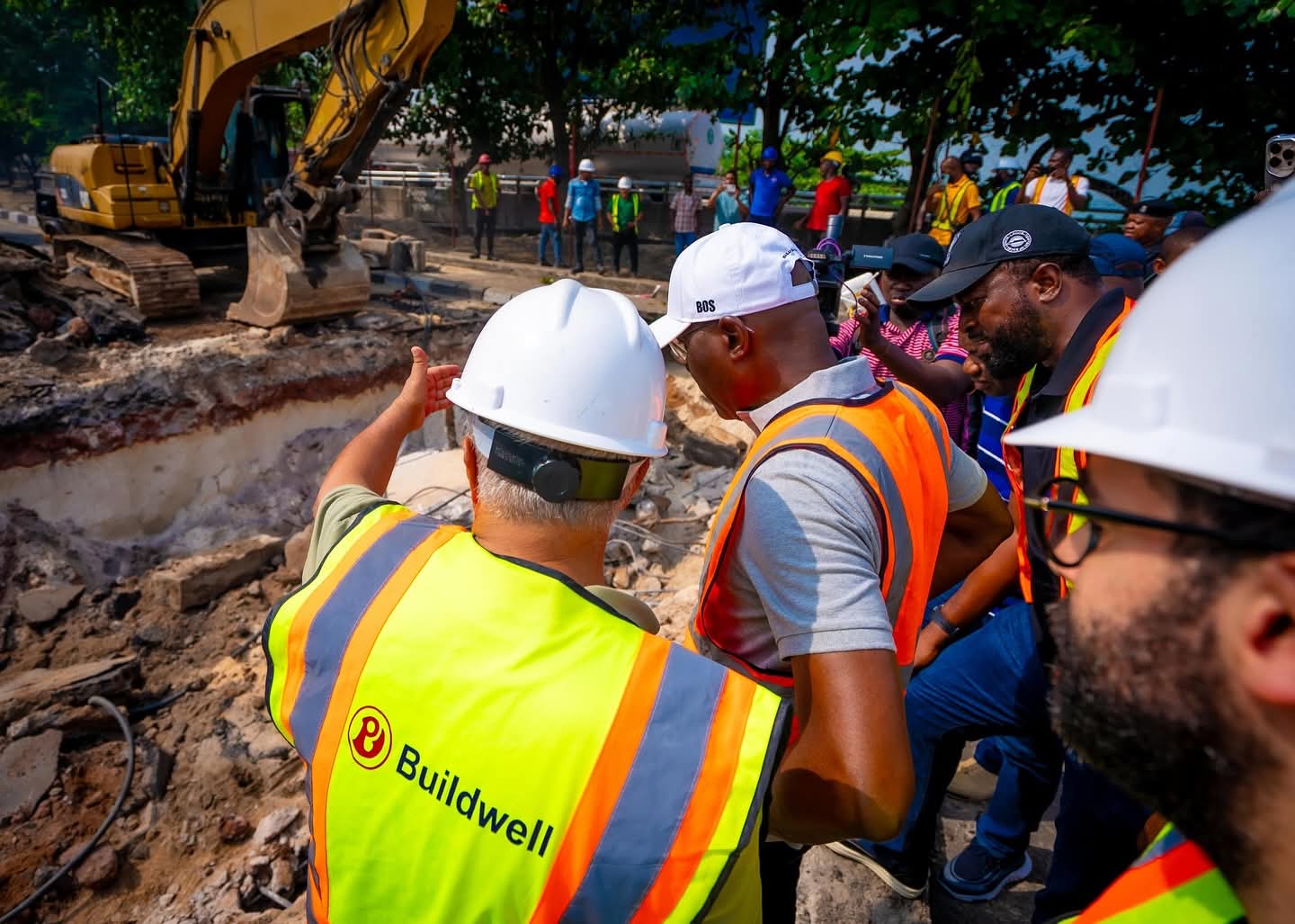 Sanwo-Olu Visits Independence Bridge Site, Apologises To Lagos ...